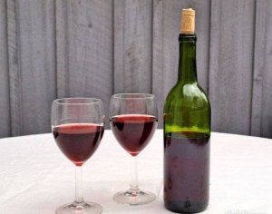 How To Make Wine At Home: Easy Steps For A Great Bottle Of Vino